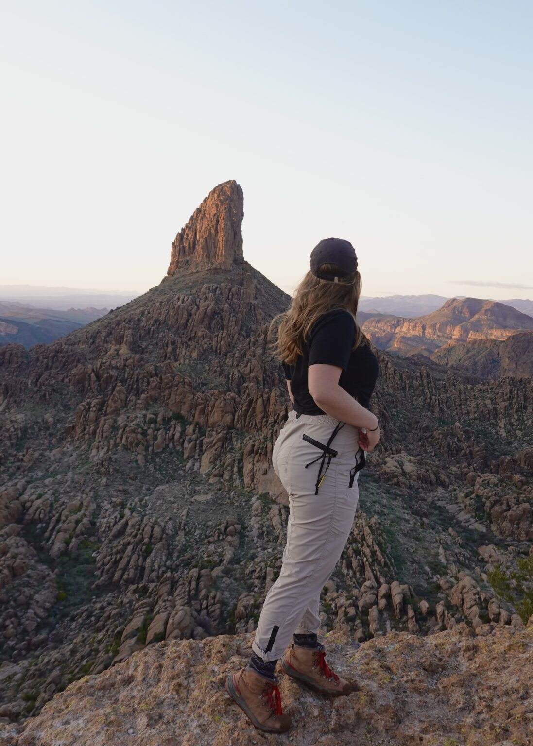 Hiking Outfits for Summer That Will Make You Stand Out on the Trails ...